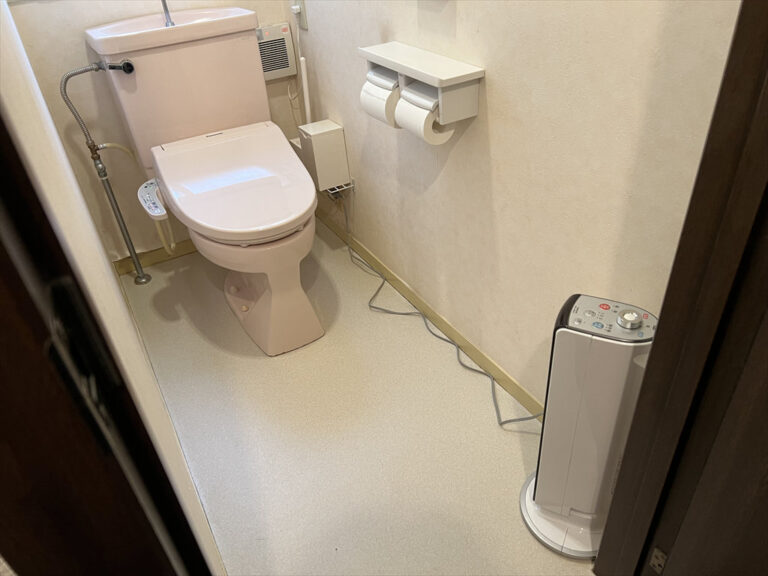 築35年超のトイレに暑さ寒さ対策を施す | おうちごと